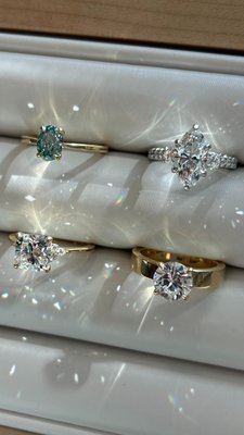 March Birthstone | Aquamarine & Bloodstone Birthstone Guide
