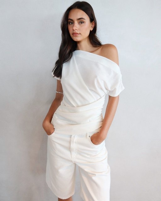 Women’s White Tops | Timeless & Effortless Styles